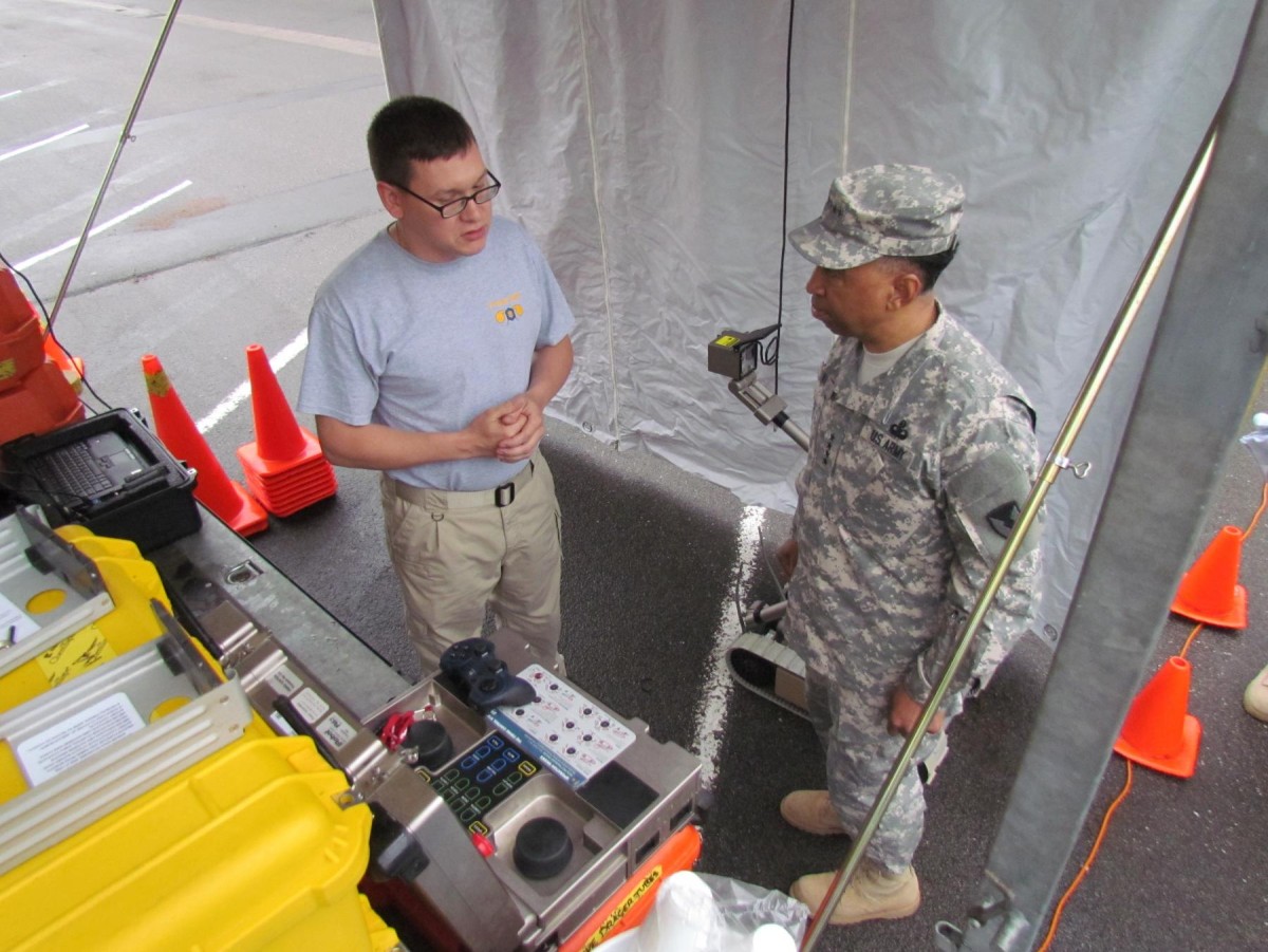 Army Materiel Command CG visits 7th Civil Support Command | Article ...