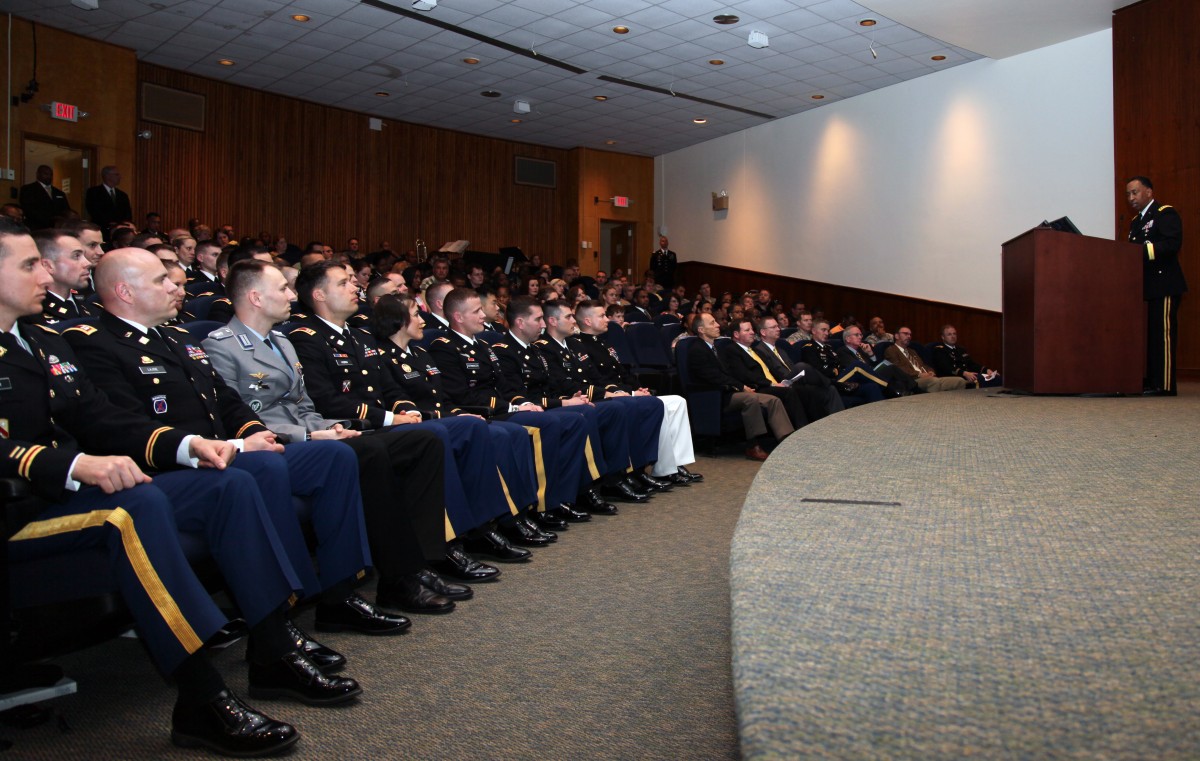 AMC commander shares thoughts on leadership with ALU graduates ...