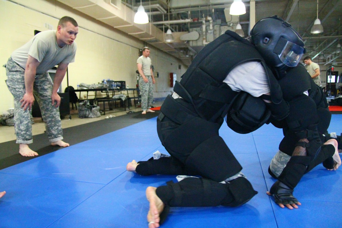 New York National Guard Soldiers learn the lessons of the mat at Camp ...