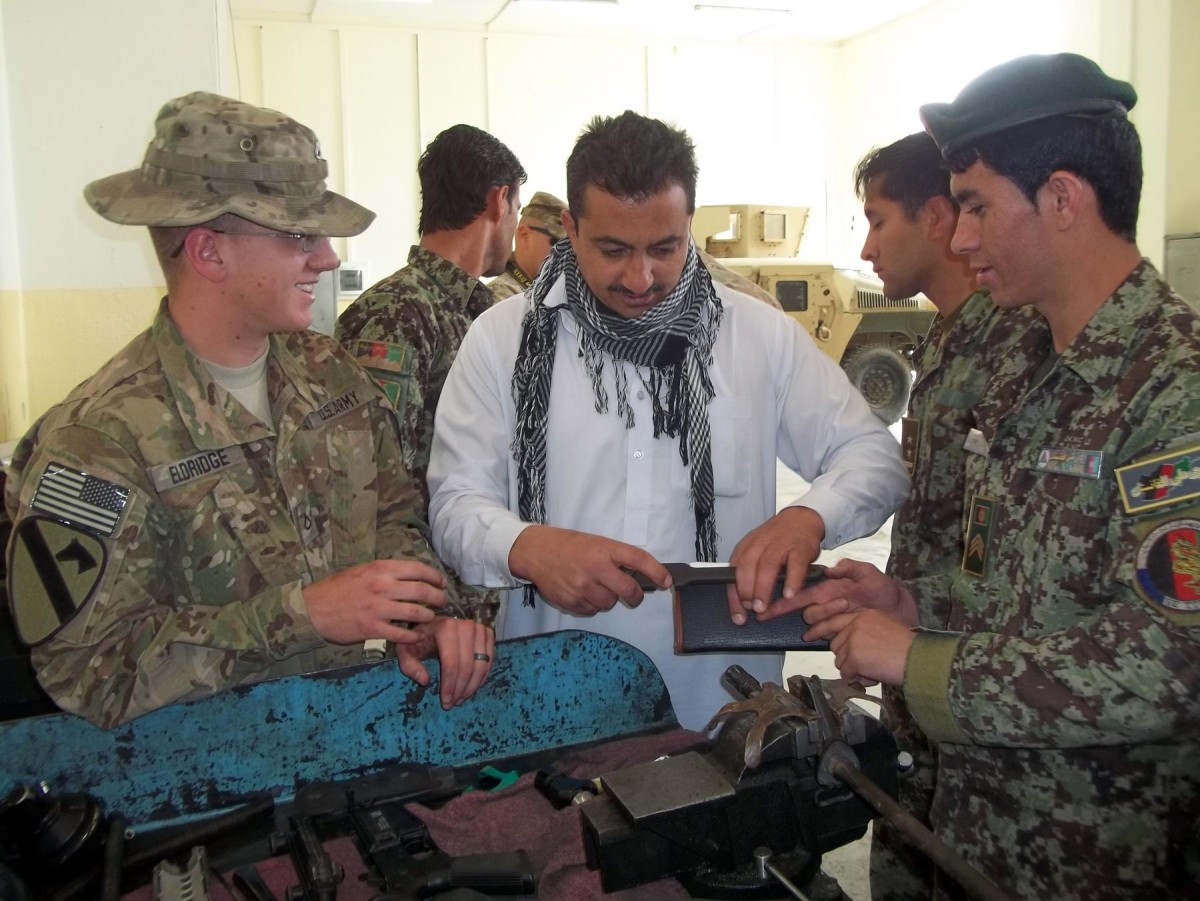 US Army weapons experts instruct ANA to train themselves | Article ...