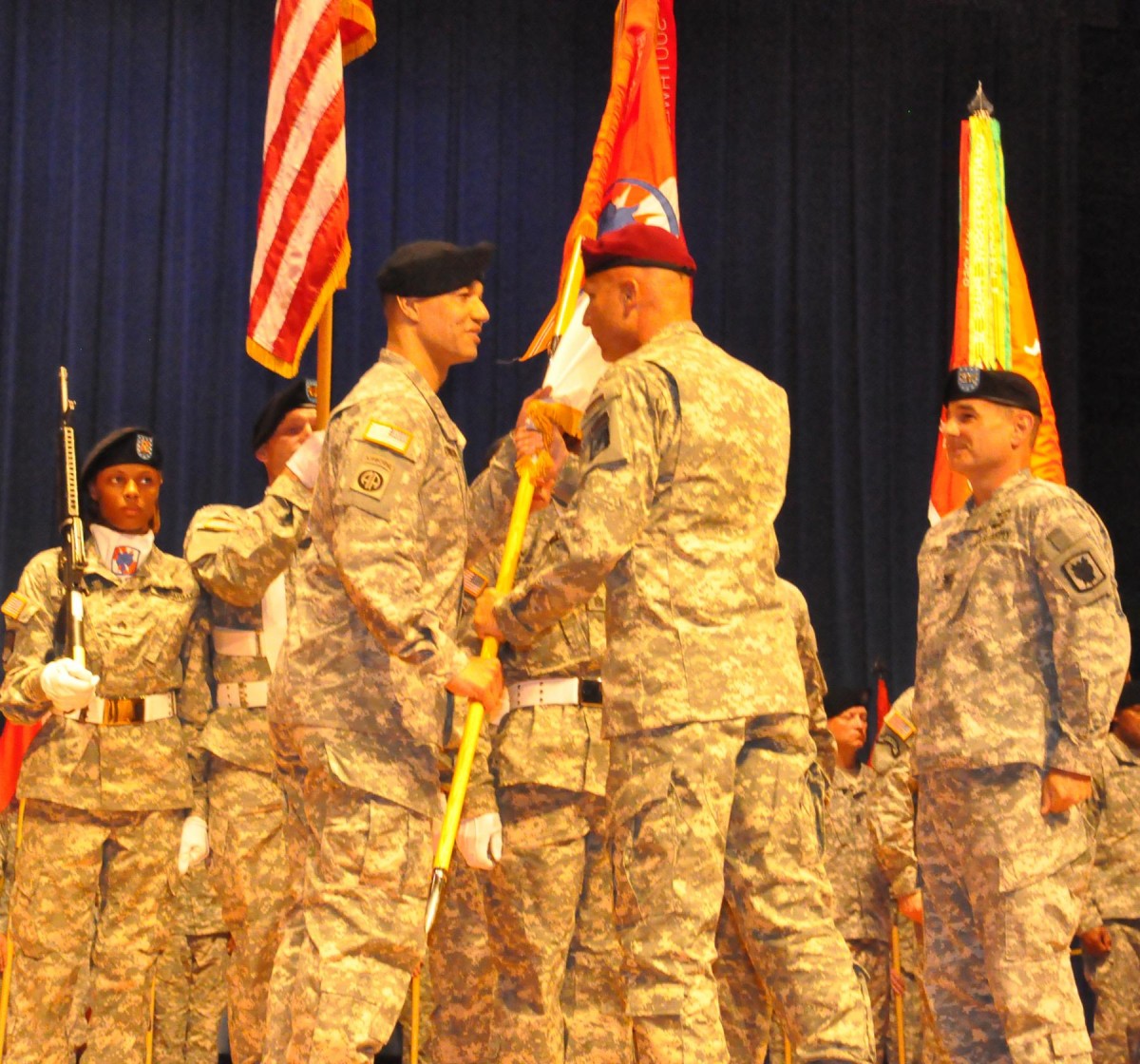 35th Signal Brigade changes command | Article | The United States Army