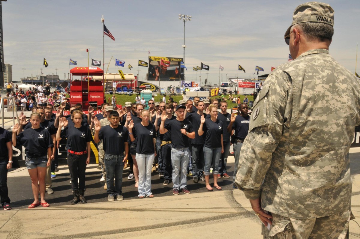 Delaware National Guard partakes in race weekend ceremonies | Article ...