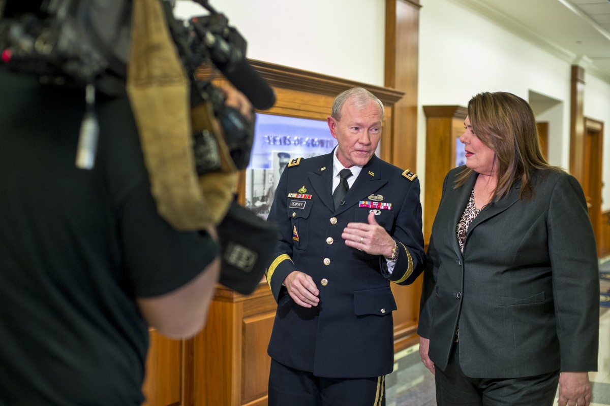 Dempsey discusses Middle East, U.S. troop issues | Article | The United ...