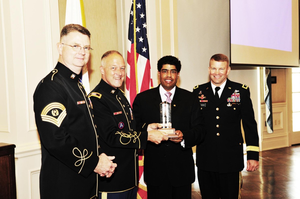 TUSAB receives award from AUSA chapter | Article | The United States Army