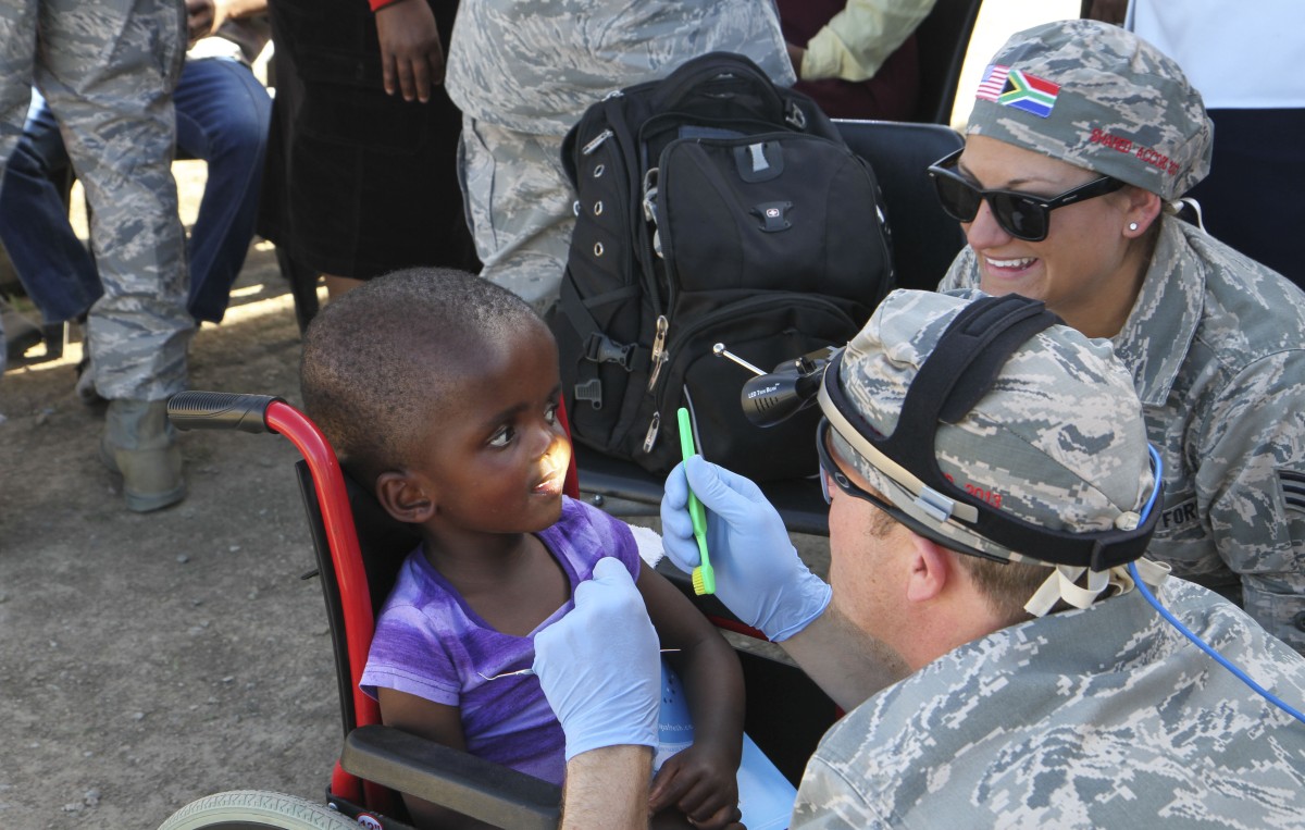 U.S., South African military members volunteer at local school ...