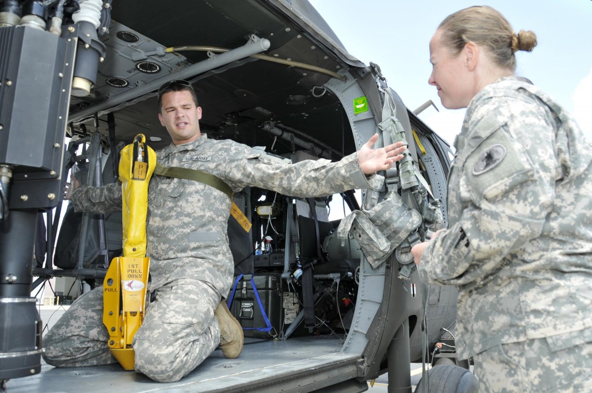 Aviation soldiers practice rescue hoist operations | Article | The ...