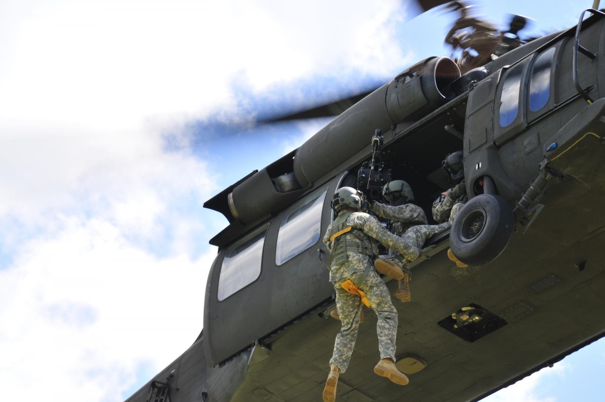 Aviation soldiers practice rescue hoist operations | Article | The ...