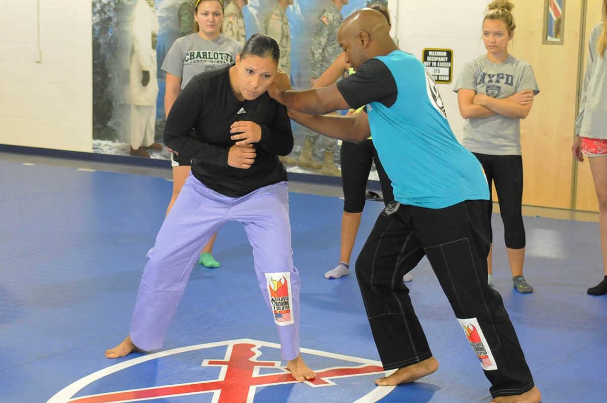 Combatives instructors teach Soldiers, Family Members self-defense ...