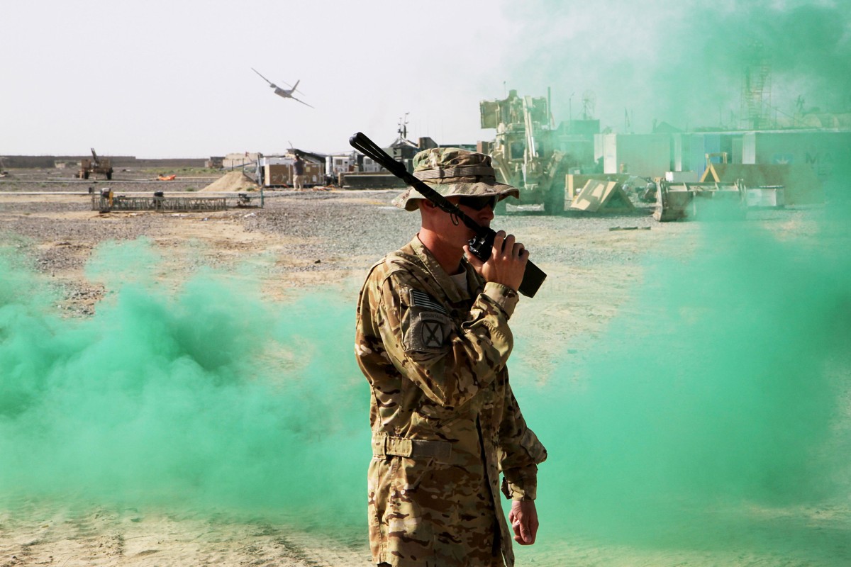 Low-altitude drops cut costs, keep Soldiers safe | Article | The United ...