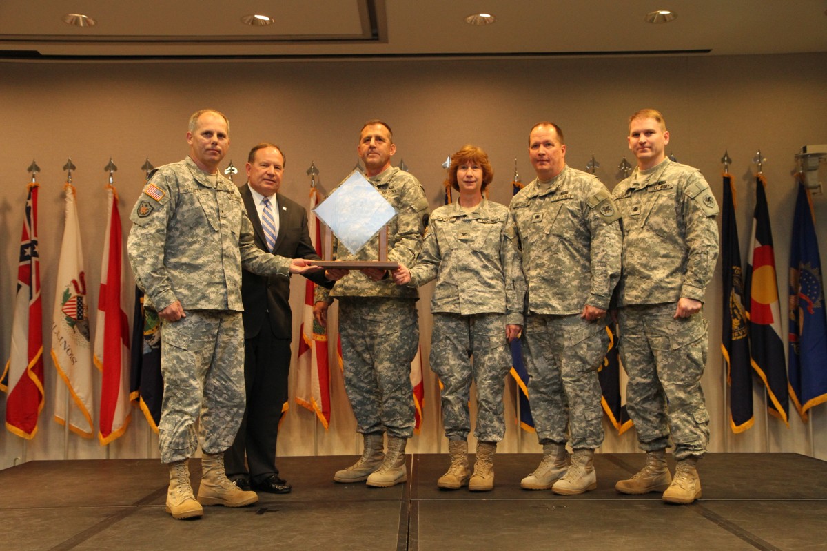 Army Reserve presents ACOE Awards | Article | The United States Army