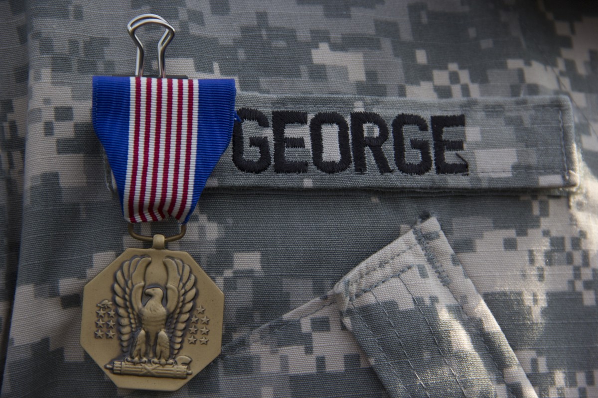 3-158th AHB presents Soldiers Medal to former 2nd ID Soldier | Article ...