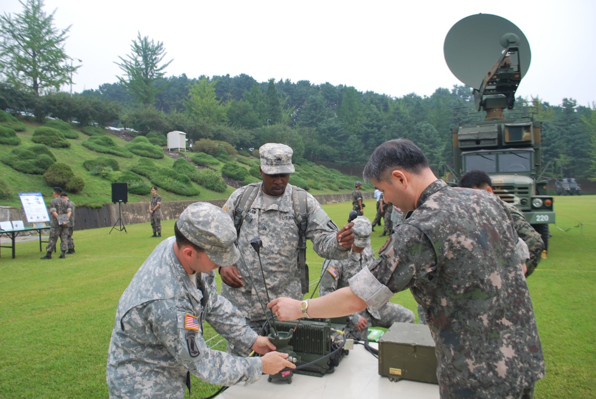 304th Expeditionary Signal Battalion and Third Republic of Korea Army ...