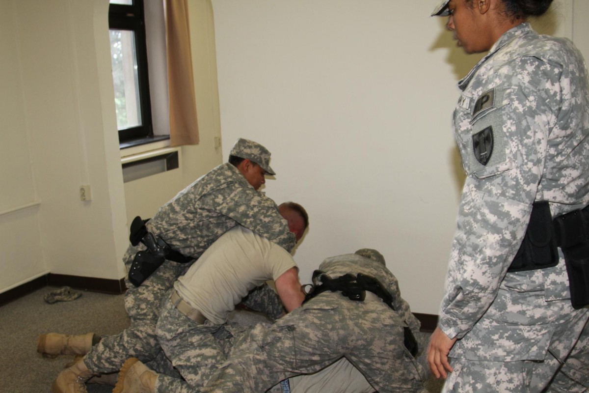 95th MP Battalion conducts PLE, refines police skills | Article | The ...