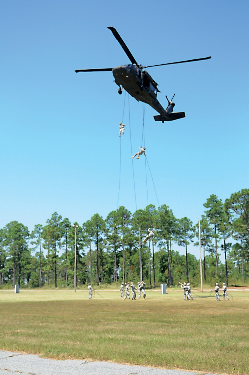 More than 180 rappel at Air Assault | Article | The United States Army