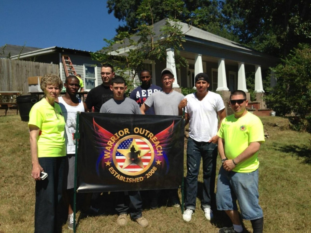 Sledgehammer soldiers lend a helping hand | Article | The United States ...