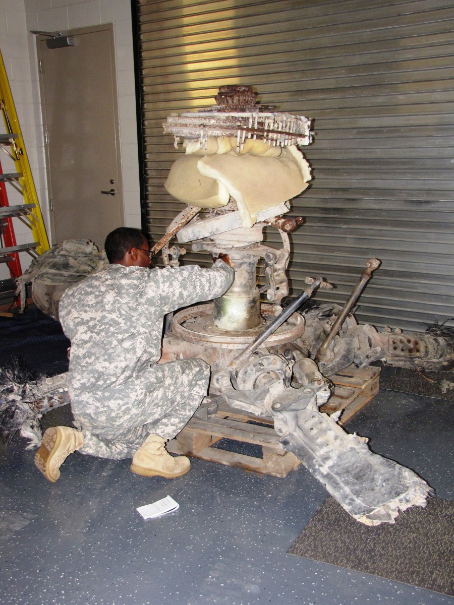 USASOAC logisticians help aircraft damaged in Battle of Mogadishu find ...