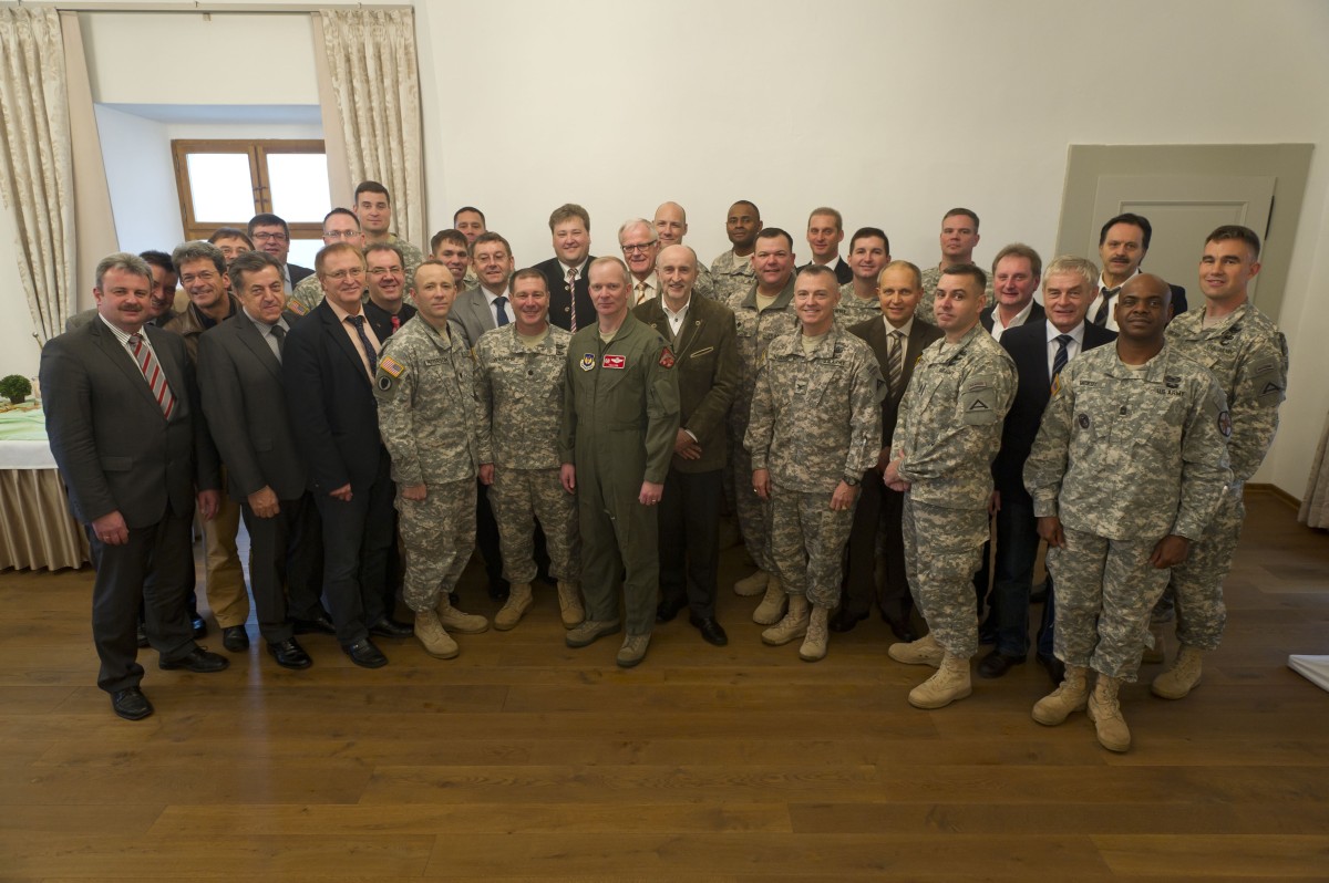 Army, German leaders connect on shared community issues | Article | The ...
