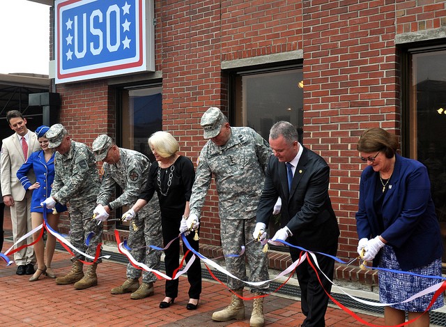Relocated USO Opens in Yongsan | Article | The United States Army