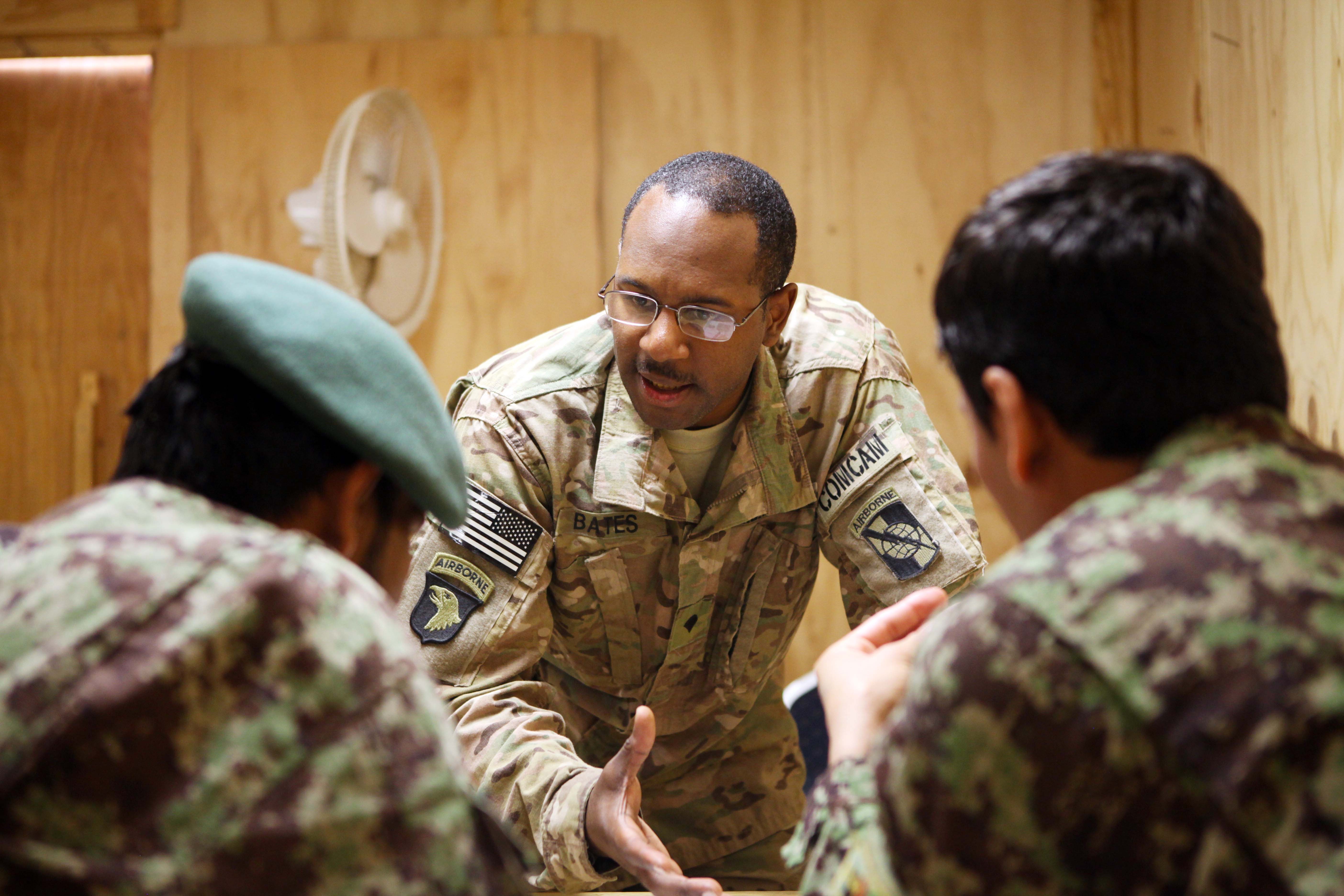 ANA Soldiers recieve basic still photography class | Article | The ...