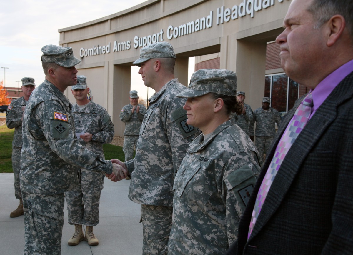 CAC commander recognizes 'game changers' | Article | The United States Army