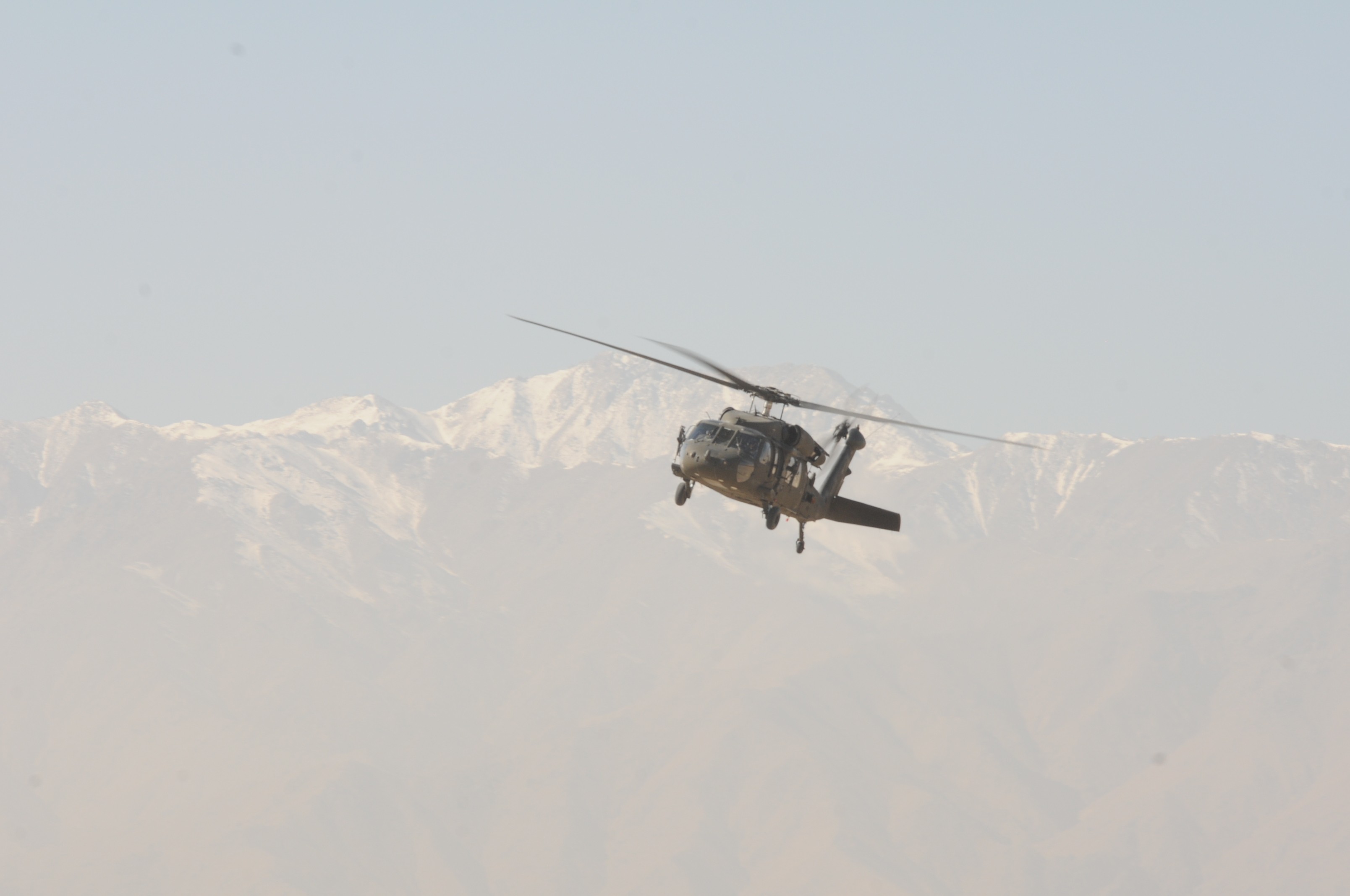 10th Combat Aviation Brigade maintainers and aircraft | Article | The ... 10th Combat Aviation Brigade maintainers and aircraft | Article | The ...