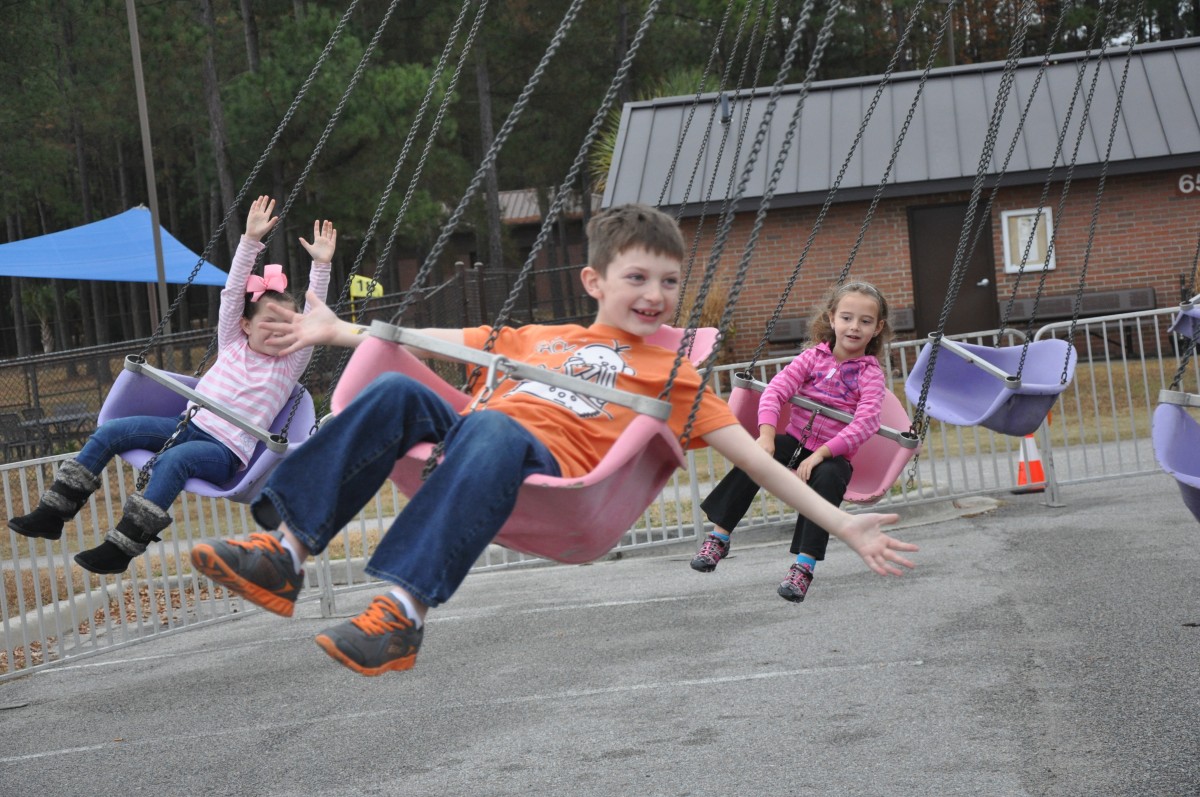 Post celebrates military families with food, fun and games | Article ...