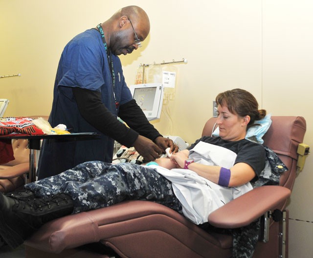 Army-Navy Blood Donor Challenge under way on Fort Belvoir | Article ...