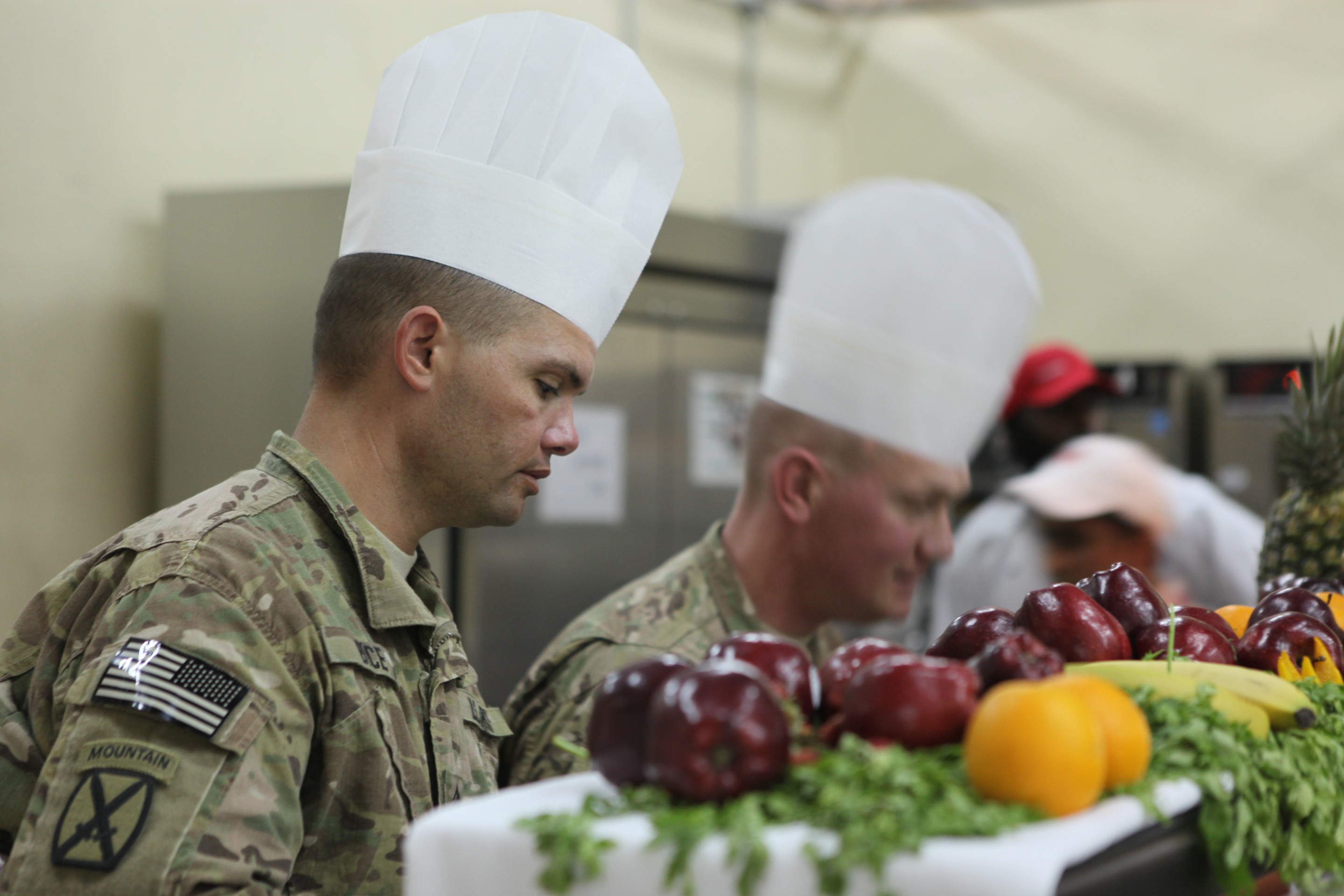 Gamberi Dining Facility hosts Thanksgiving | Article | The United ...