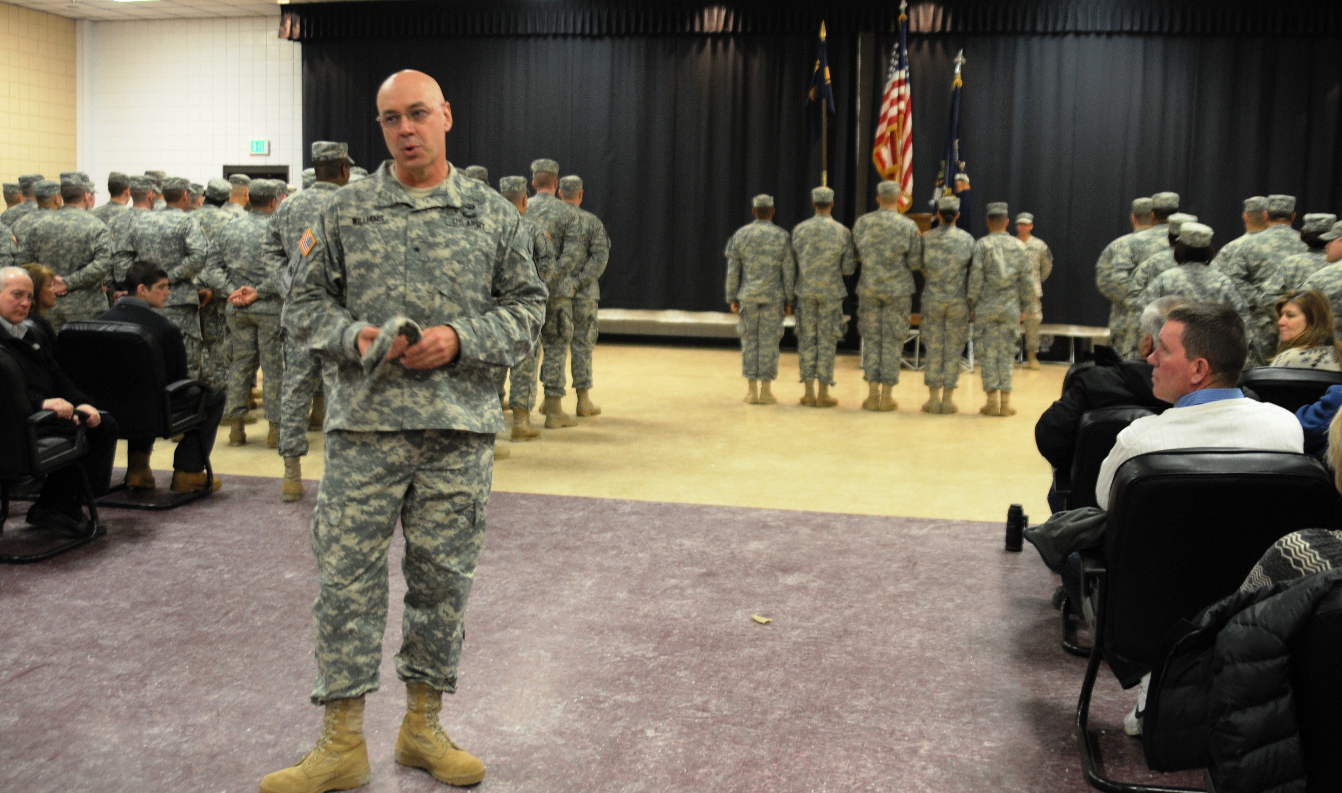 Boston-based Army Reservists farewell to Family members in deployment ...
