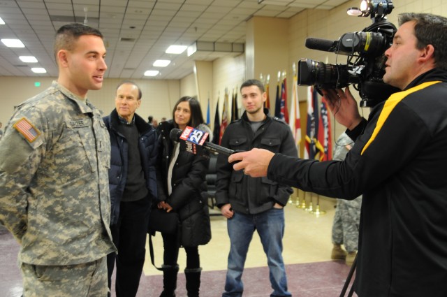 Boston-based Army Reservists farewell to Family members in deployment ...