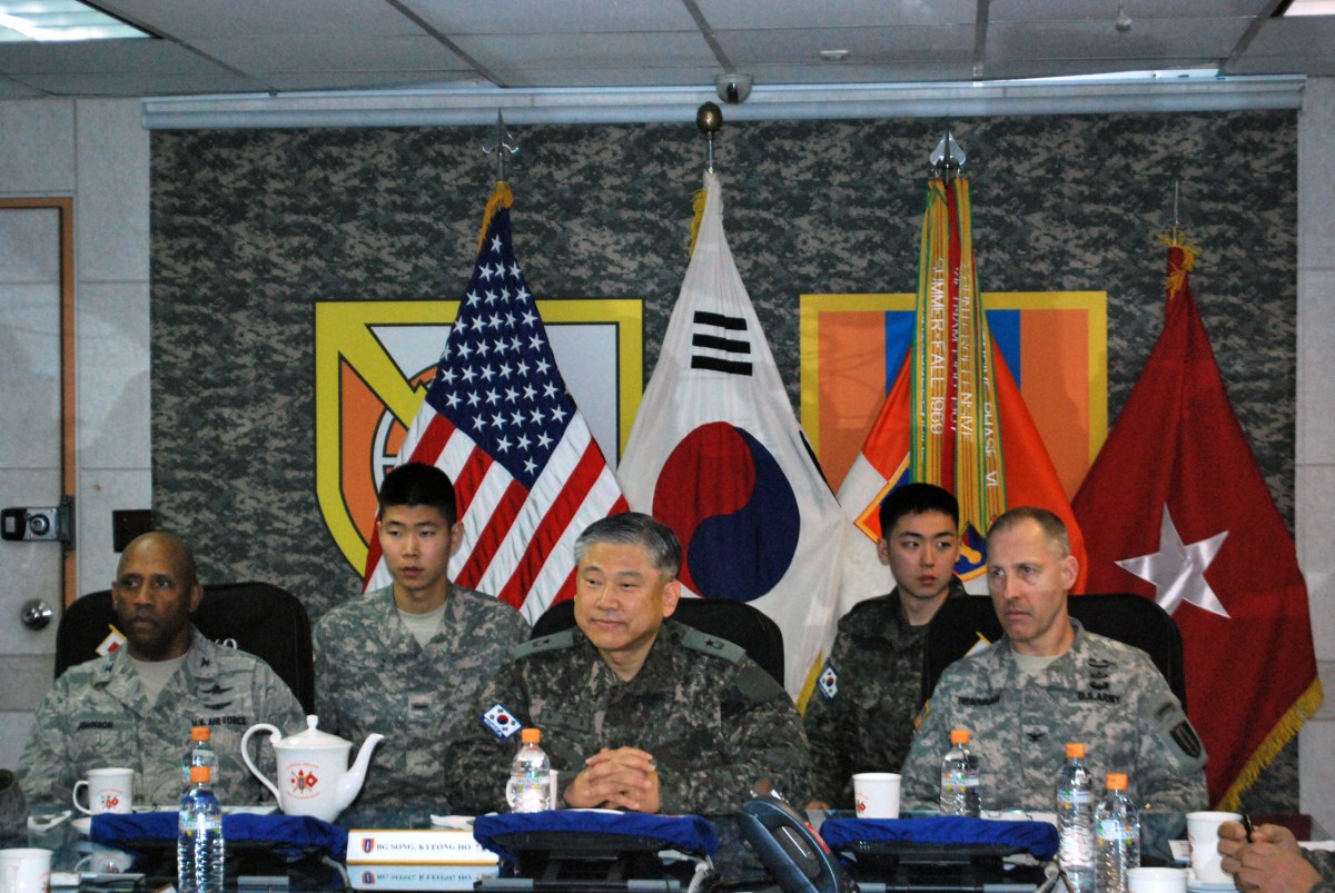 Combined Forces Command representatives visit 1st Signal Brigade ...