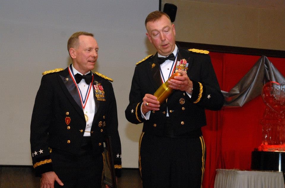 8th Army Commander receives the Gen. Brehon B. Somervell Medal of ...