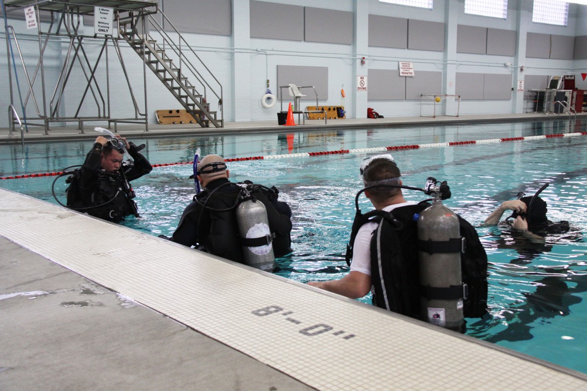 Divers get to see different world | Article | The United States Army
