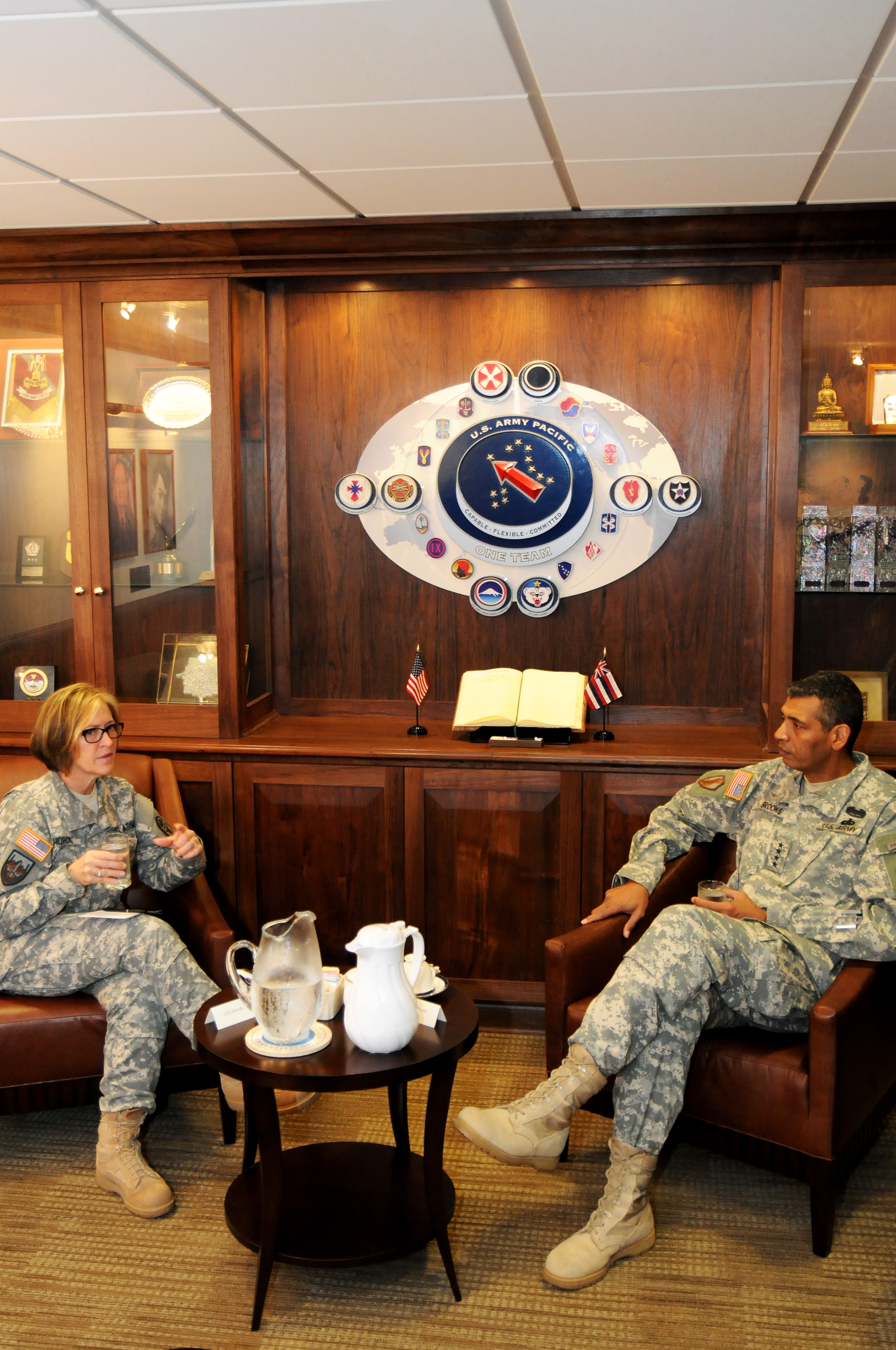 Surgeon General visits USARPAC | Article | The United States Army