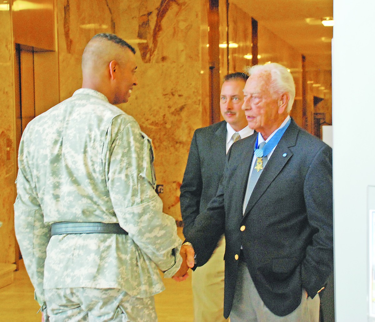 Ehlers an 'inspiration to all BRO Soldiers' | Article | The United ...