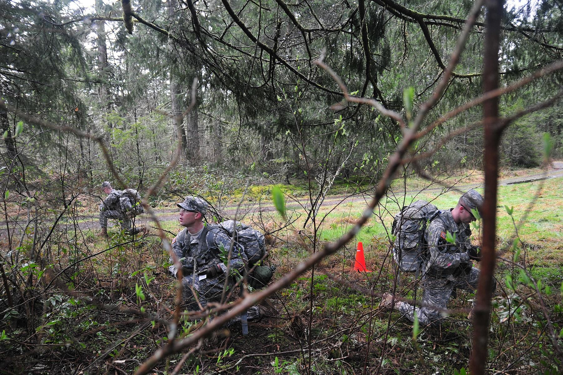 Soldiers endure rain, water for silver spurs | Article | The United ...