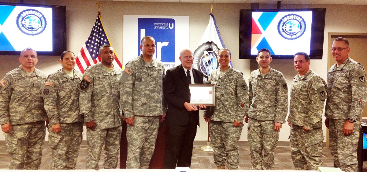 AFSBn-Hood Soldiers tour AAFES distribution center in Waco, Texas ...