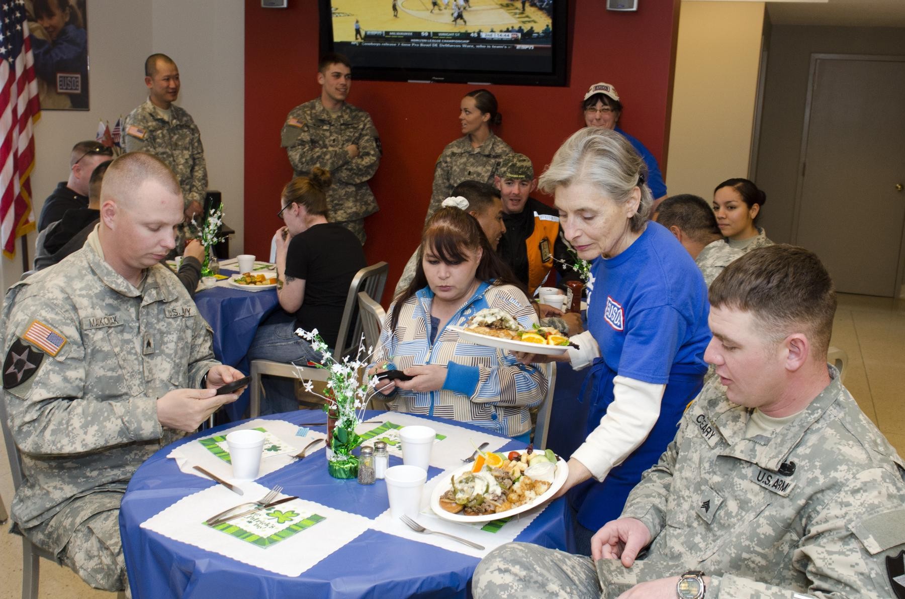 USONW treats Frontline soldiers to No Dough Dinner | Article | The ...