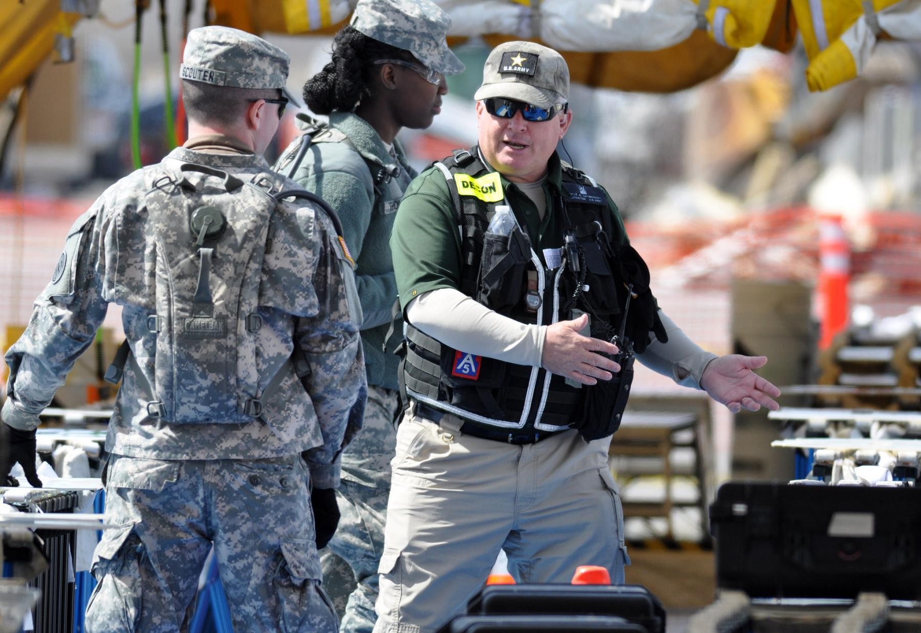 Experts in emergency response help Guard Soldiers and Airmen hone their ...