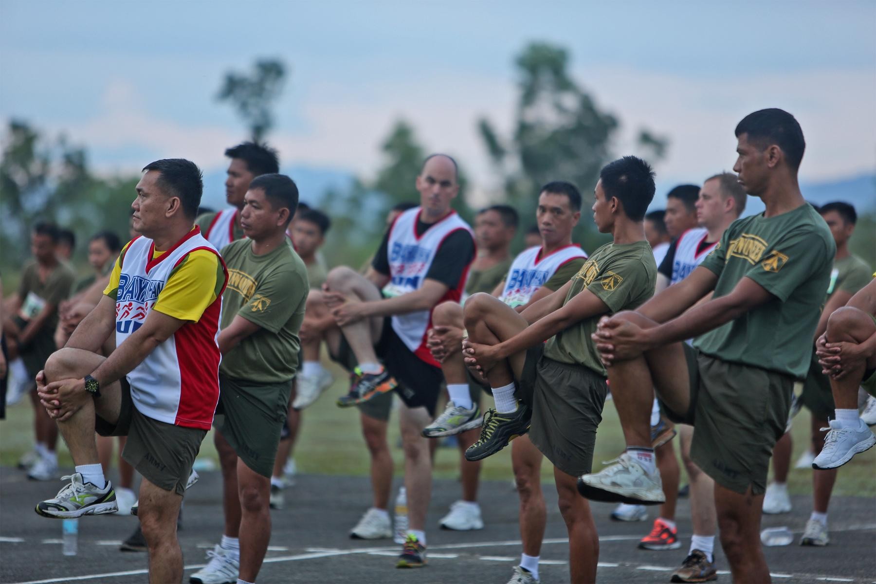Feel the need for speed: Philippine, U.S. soldiers and civilians ...