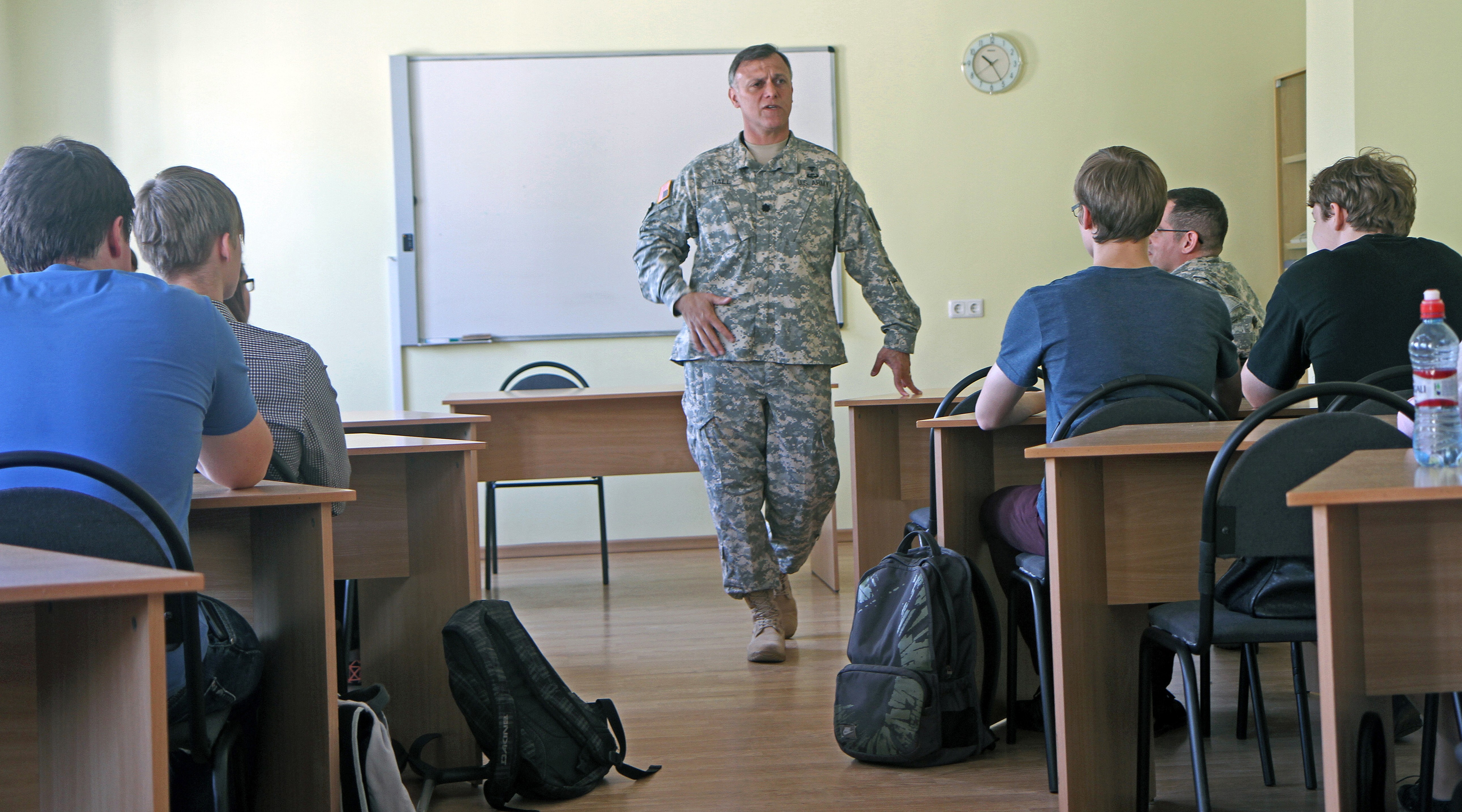 Soldiers from the Michigan Army National Guard engage in cultural ...