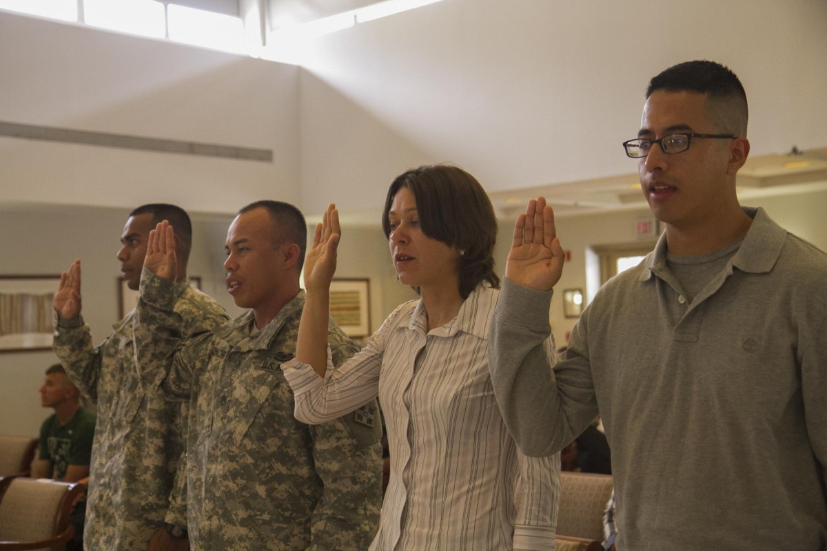 US Soldiers gain citizenship in Kuwait | Article | The United States Army