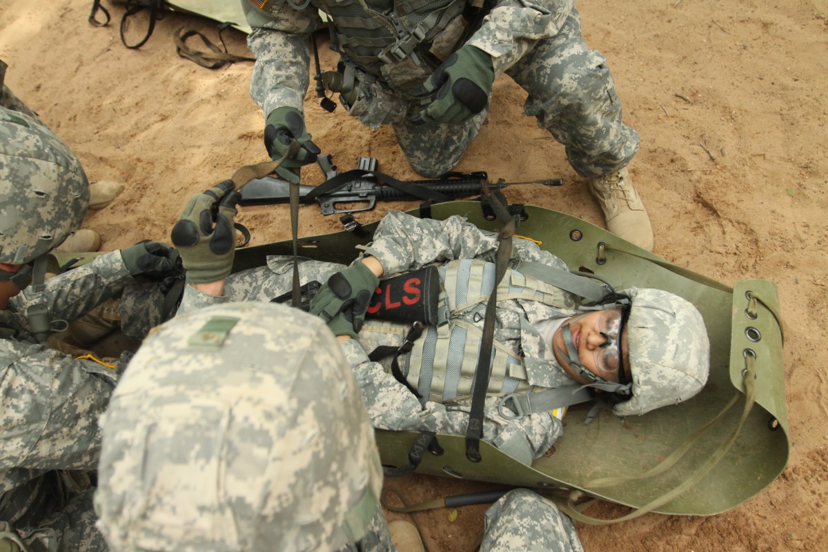 Combat Life Saver course leaving basic training | Article | The United ...