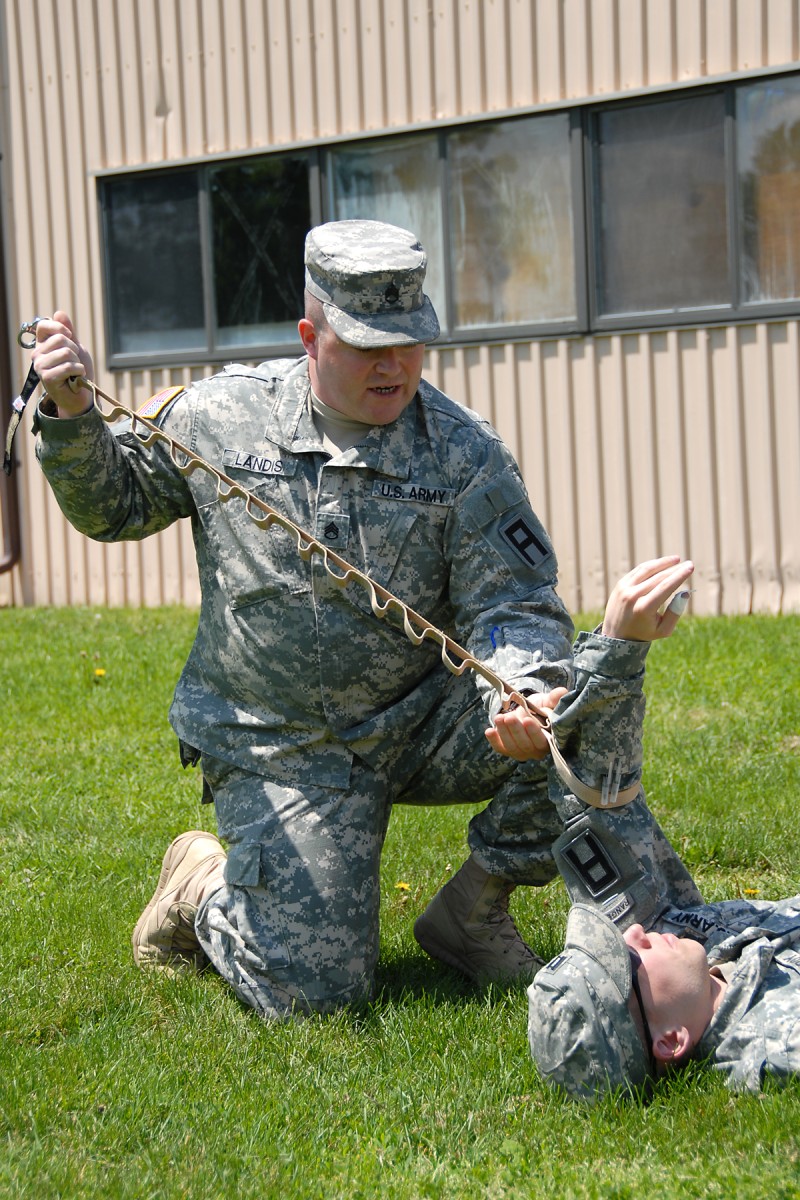 Soldiers expand lifesaving skills | Article | The United States Army