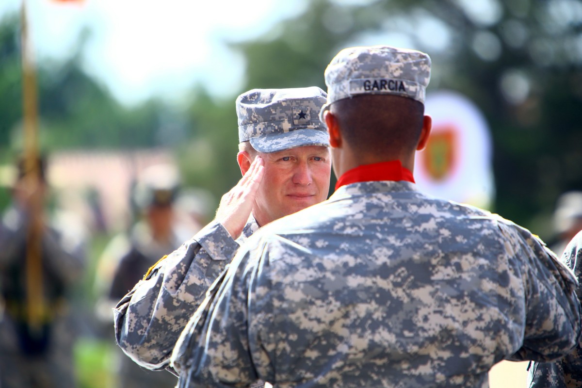 Field Artillery School commandant honored | Article | The United States ...