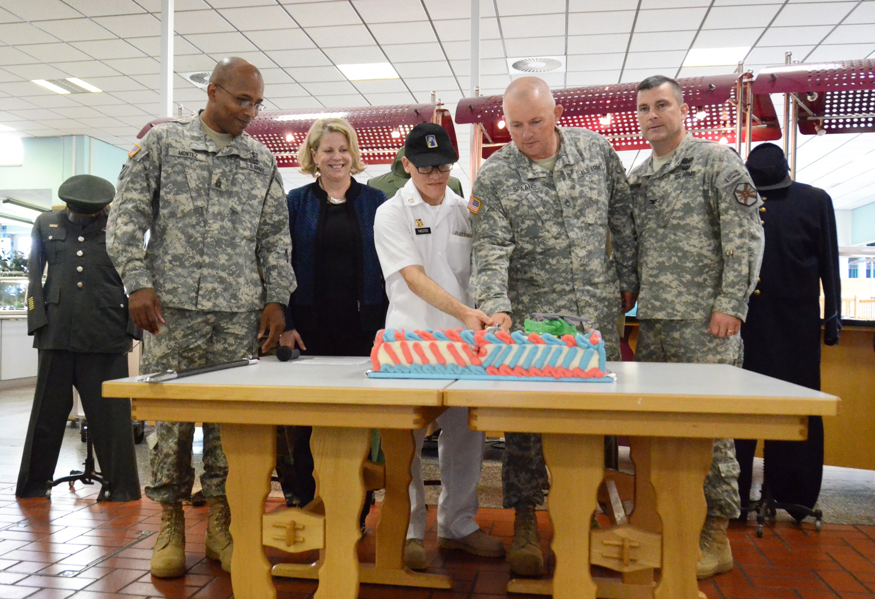 IMCOM Europe region director visits Storck Barracks | Article | The ...