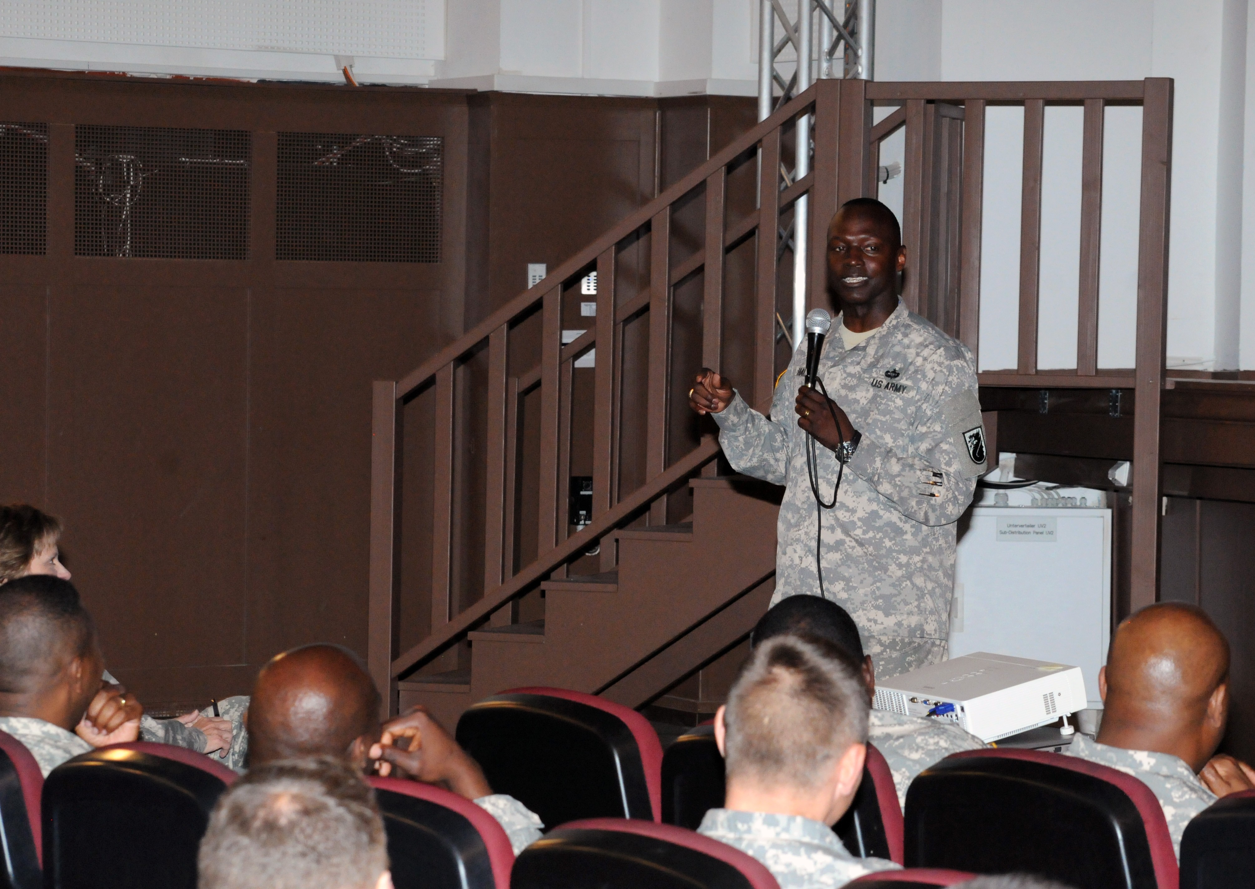 Commander Unveils His Plan Town-"Hall" Style | Article | The United ...