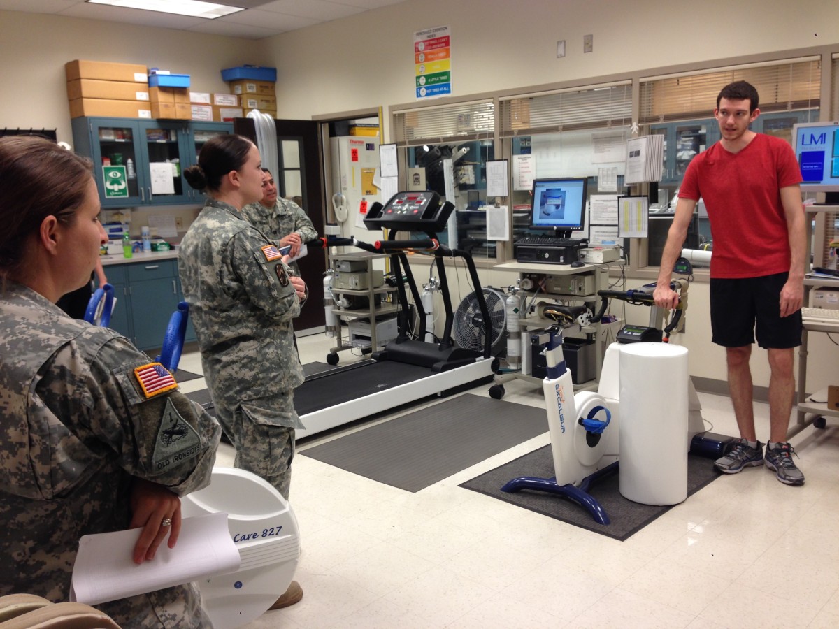 4th ESC Soldiers visit UTSA | Article | The United States Army