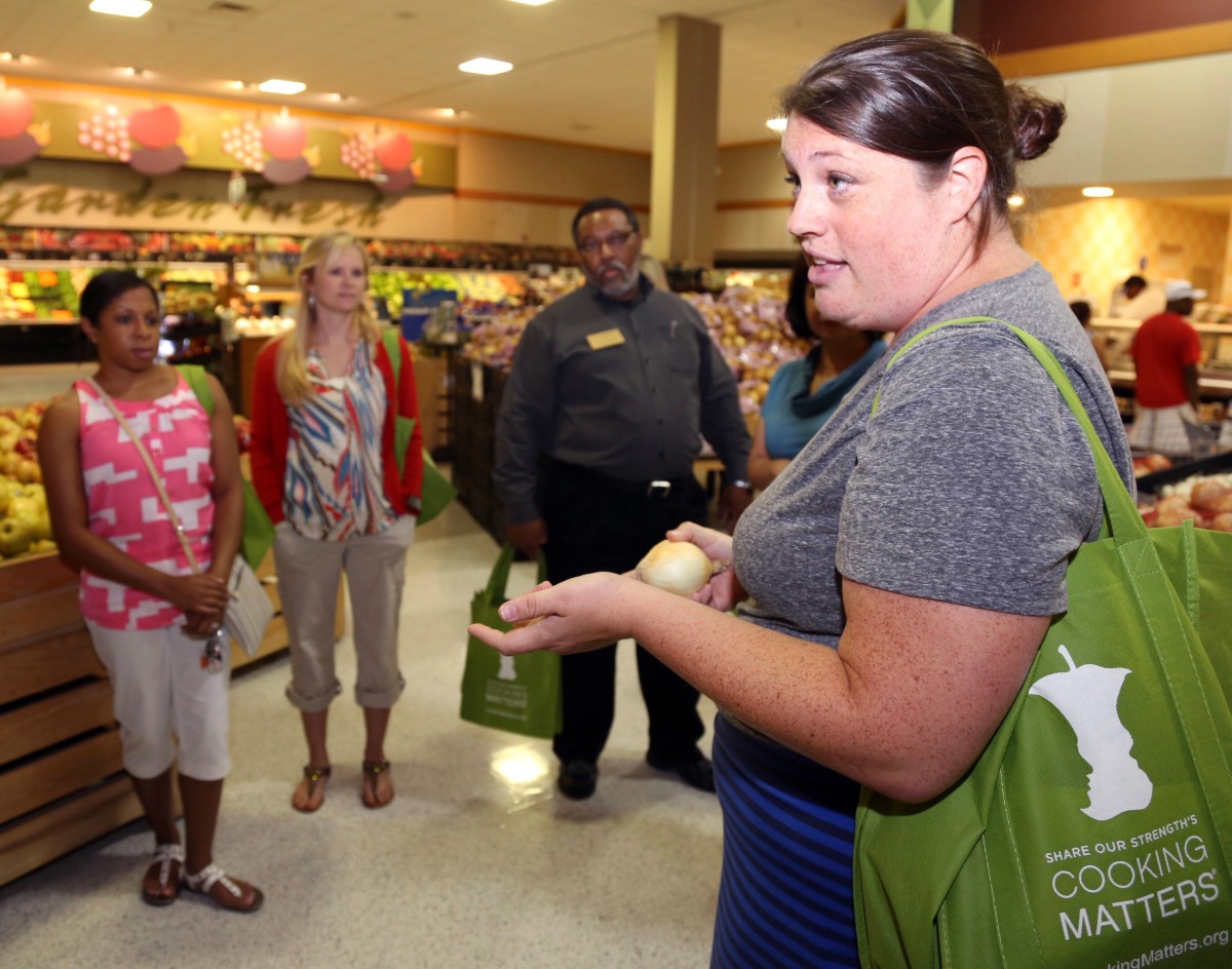 Fort Sill Commissary patrons take 'Cooking Matters' into their own ...