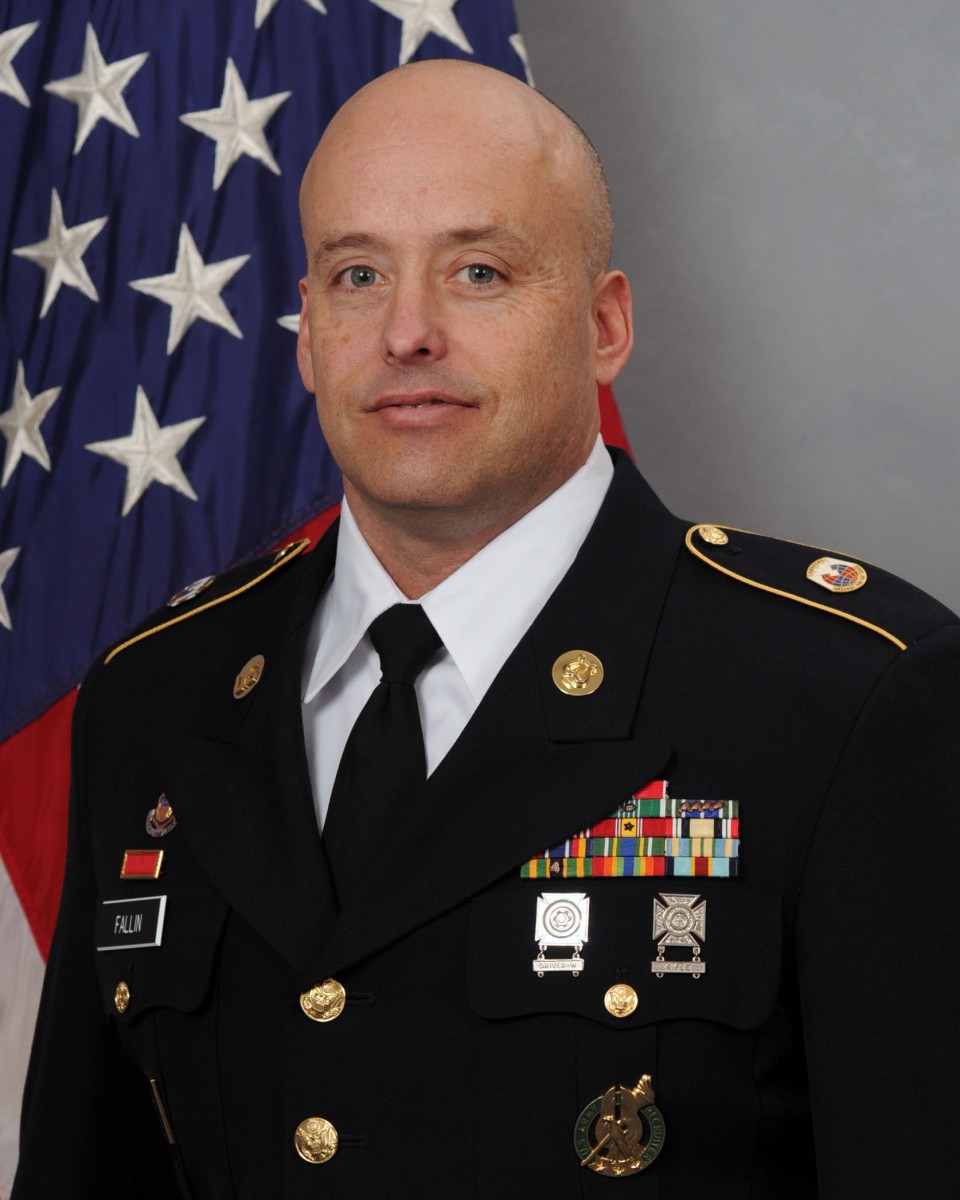Senior Enlisted Bandleader SGM David L. Fallin | Article | The United ...